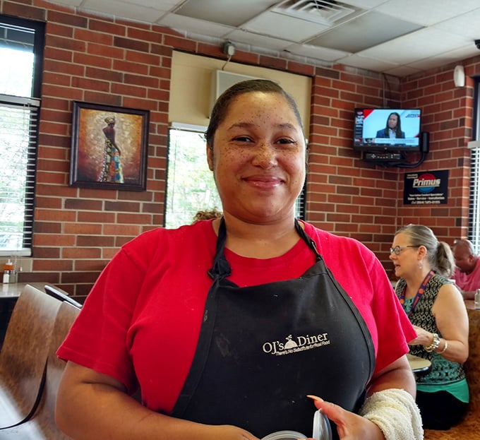 Behind every great diner is a staff that treats food with respect and customers like family&mdash;their smiles as genuine as their cooking.