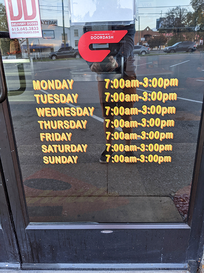 Early birds get the bagels at Noshville &ndash; those hours tell you they take breakfast as seriously as a New Yorker takes their coffee.