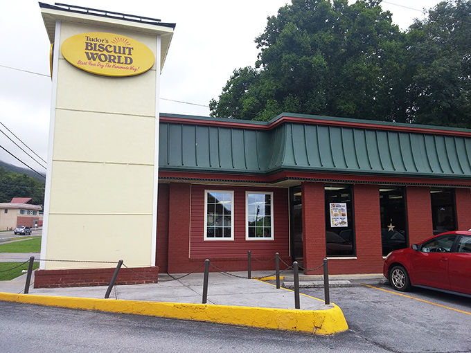 Tudor's Biscuit World isn't trying to reinvent breakfast—it's perfecting it with hearty, affordable meals that make fancy brunch spots seem silly.