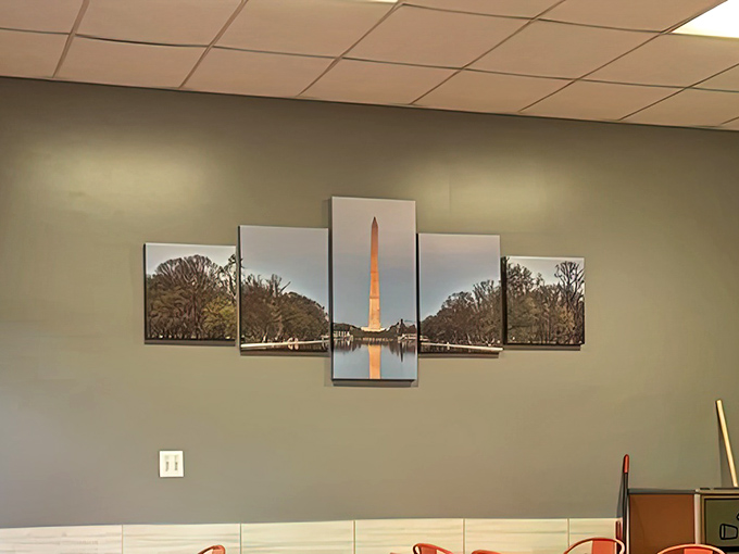 A nod to nearby DC with wall art featuring the Washington Monument&mdash;a reminder you're in Virginia, even as your taste buds visit the South.