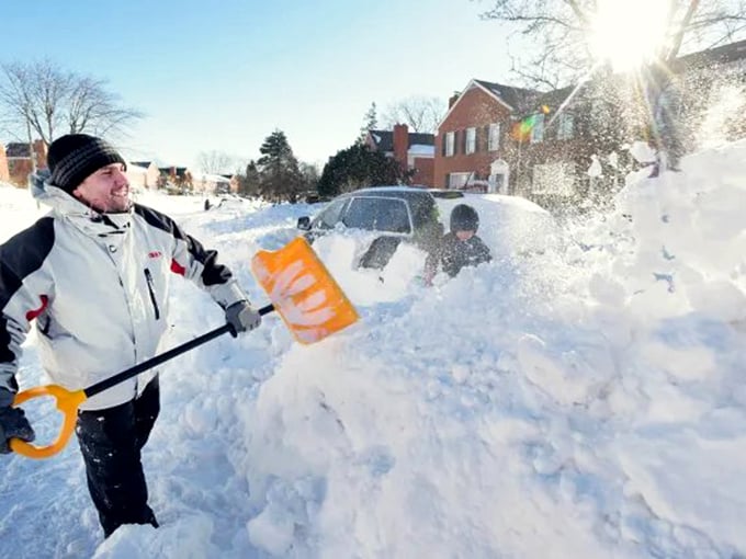 This snowy scene represents exactly what you're escaping by retiring to Dunnellon&mdash;trading snow shovels for fishing rods and heating bills for ceiling fans.
