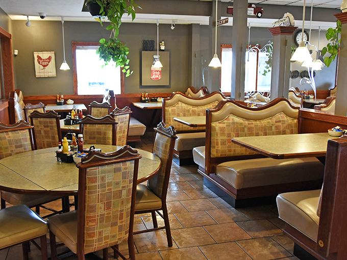 These booths have witnessed countless family celebrations, first dates, and regular Tuesday breakfasts&mdash;if they could talk, what stories they'd tell!