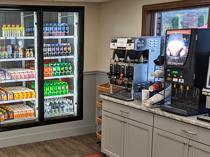 Coffee station that understands its supporting role in the pie experience. The perfect companion for that slice of heaven you're about to devour.