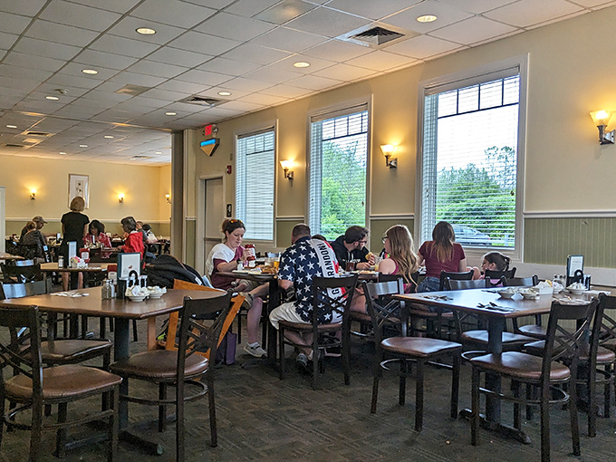 Cozy booths bathed in natural light &ndash; the perfect setting for making important life decisions like "apple or cherry?"