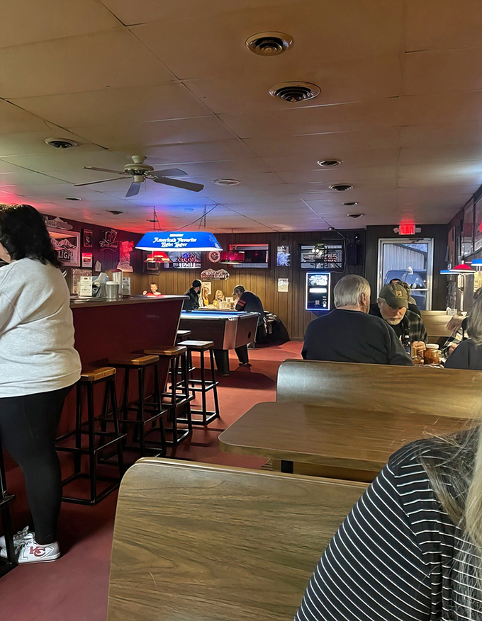 Where plaid shirts and hearty appetites come together in perfect harmony. The real Kansas boardroom where important decisions are made.