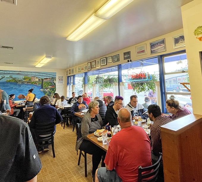 A full house at Voula's isn't just about occupancy—it's visual proof that good taste crosses all demographic boundaries.