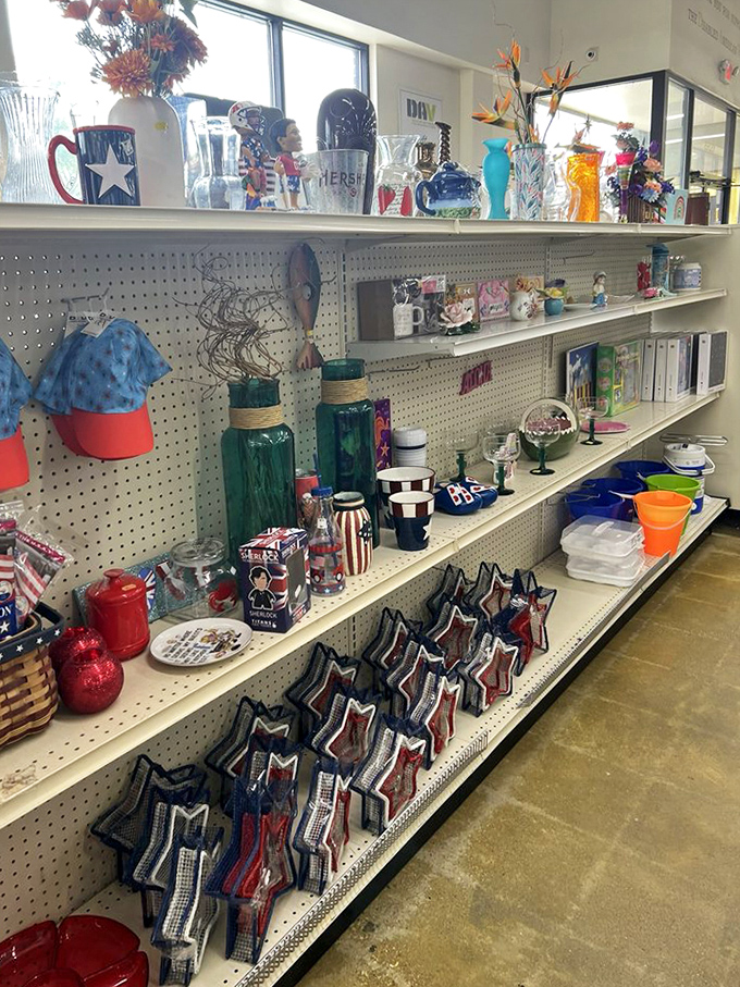 Patriotic decor that lets you celebrate America without declaring bankruptcy&mdash;now that's true freedom.