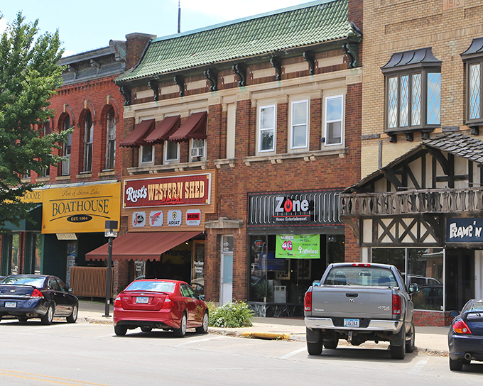 Lake Avenue's charming storefronts invite window shopping at a pace that won't leave you breathless.