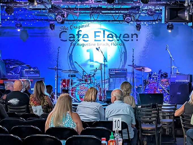 By night, this stage transforms ordinary diners into concert-goers, proving that the best venues feed both your stomach and your soul.