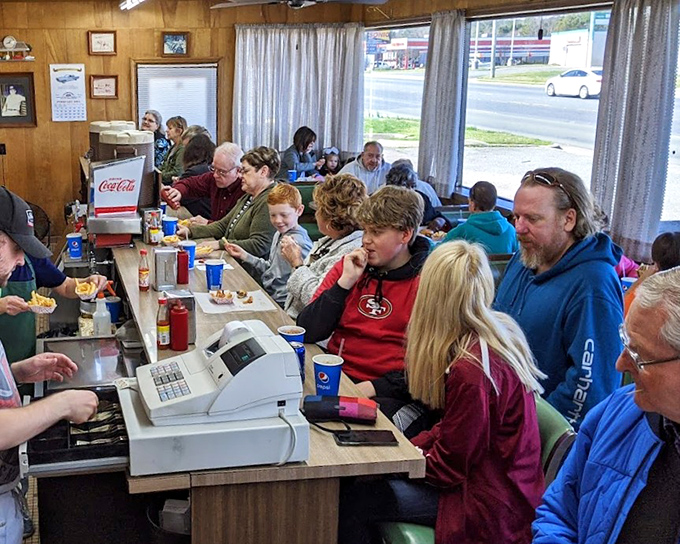 A full house at lunchtime is as reliable as sunrise. When food is this good, people make time to wait their turn.