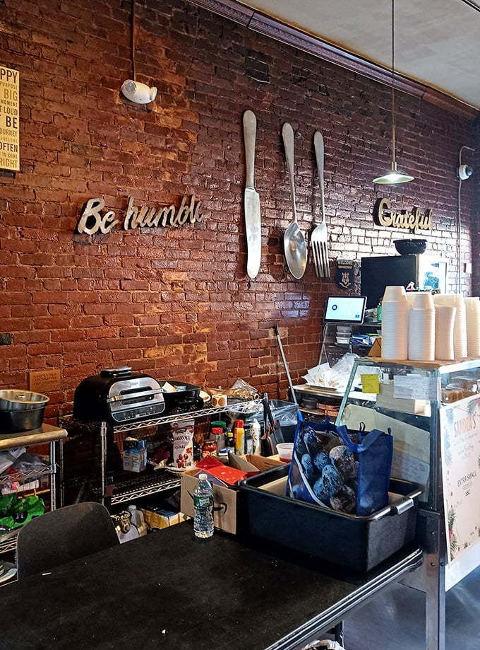 Words to live by on the exposed brick wall &ndash; "Be humble" and "Grateful" &ndash; wisdom that pairs perfectly with soul-satisfying meals.