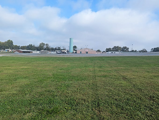 The vast grounds surrounding the market buildings offer a pastoral prelude to the bustling commerce within&mdash;Pennsylvania at its most picturesque.