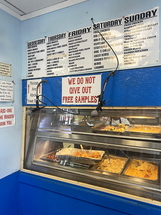 Order at the counter with these mics, where efficiency meets Southern hospitality in perfect harmony.