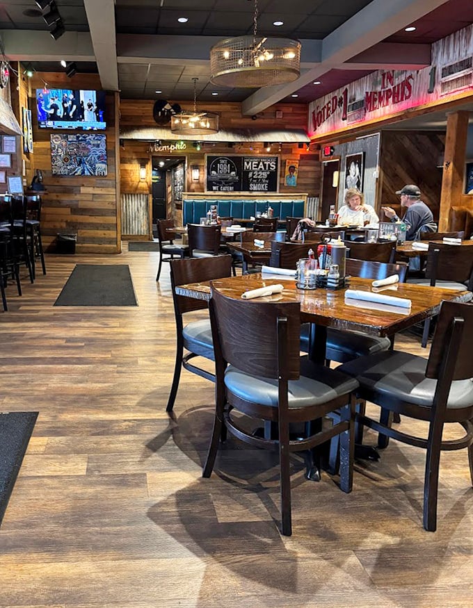 Modern rustic meets barbecue tradition in a dining room where every table is the best seat in the house.