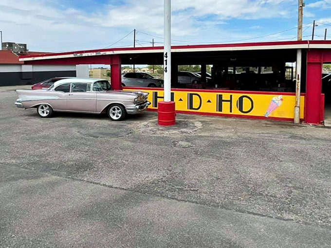 Classic cars and classic burgers&mdash;a pairing as perfect as peanut butter and jelly, or New Mexico and chile peppers.