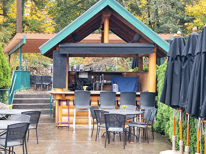 The outdoor bar &ndash; where fresh air and fresh drinks create memories that last longer than your suntan.