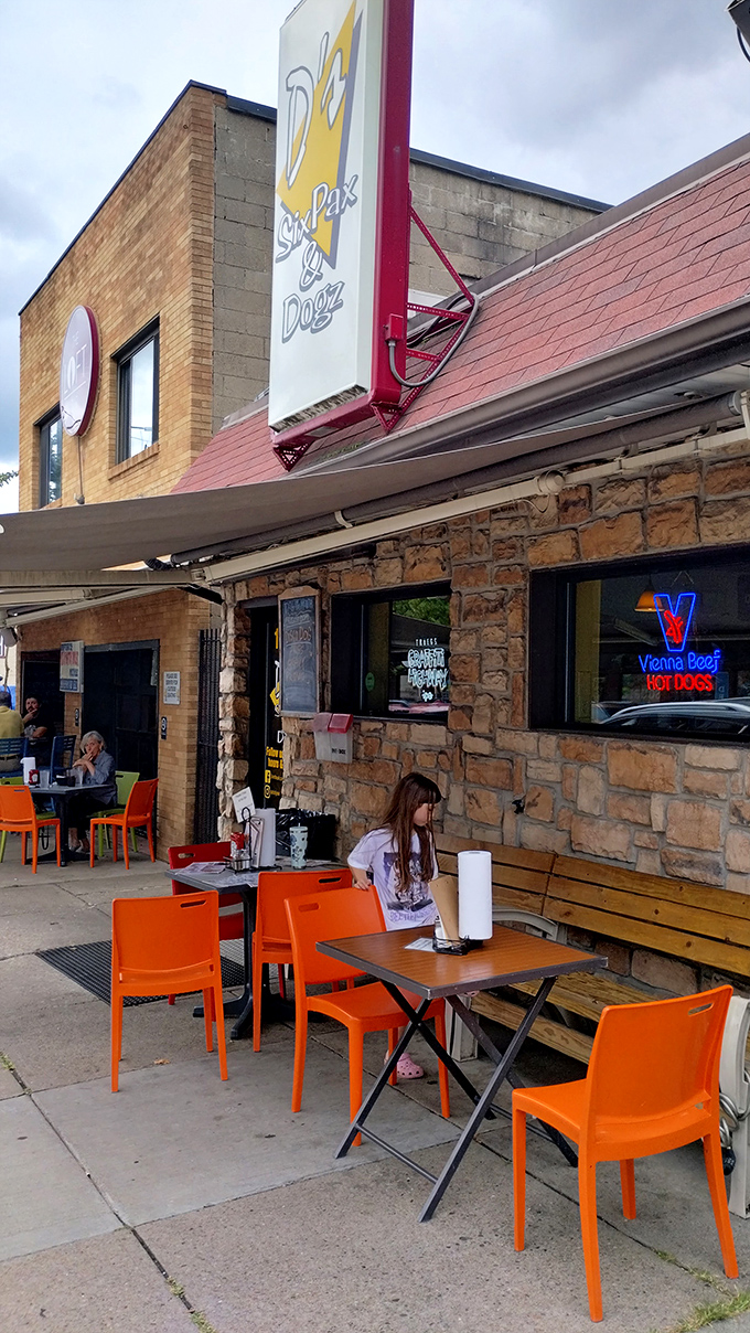 Outdoor seating for when you need vitamin D with your vitamin "delicious." Those orange chairs practically shout "sit here!"
