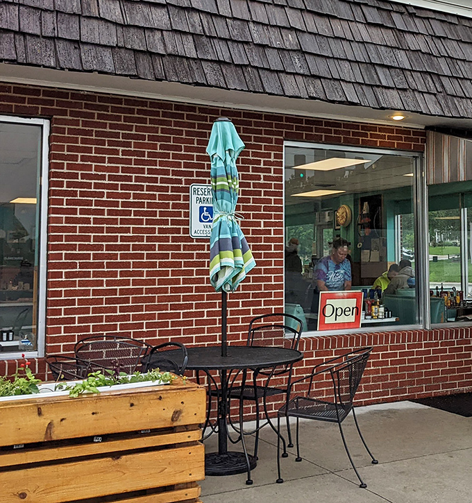 Outdoor tables prove that Harold's magic works just as well under Nebraska's big beautiful sky.