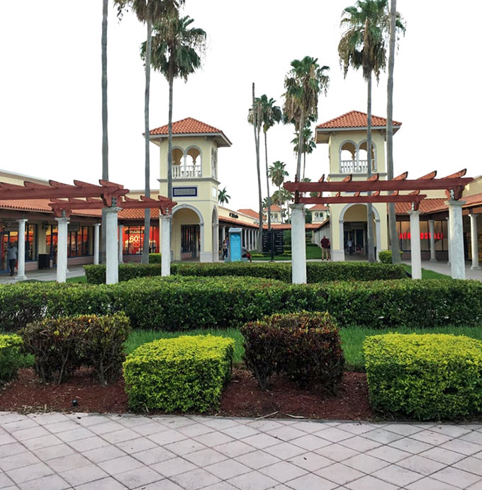 Manicured gardens and pergolas create peaceful walkways between shopping adventures&mdash;a retail oasis that feels more resort than mall.