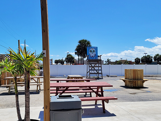 The dining room is the great outdoors. Red and blue picnic tables under palm trees&mdash;Florida's version of five-star ambiance.