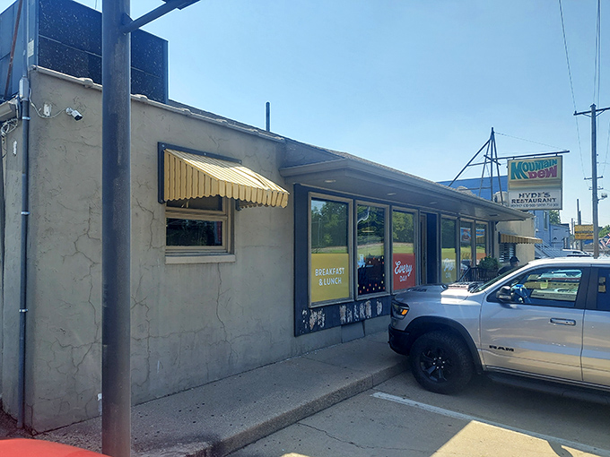 The side view reveals Hyde's modest footprint&mdash;proof that culinary greatness doesn't require fancy architecture or prime real estate.