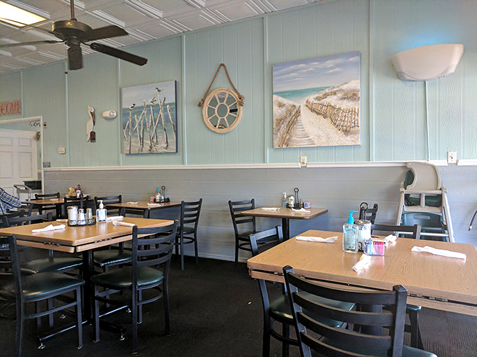 Coastal-themed d&eacute;cor that reminds you you're in Florida without hitting you over the head with a plastic flamingo.