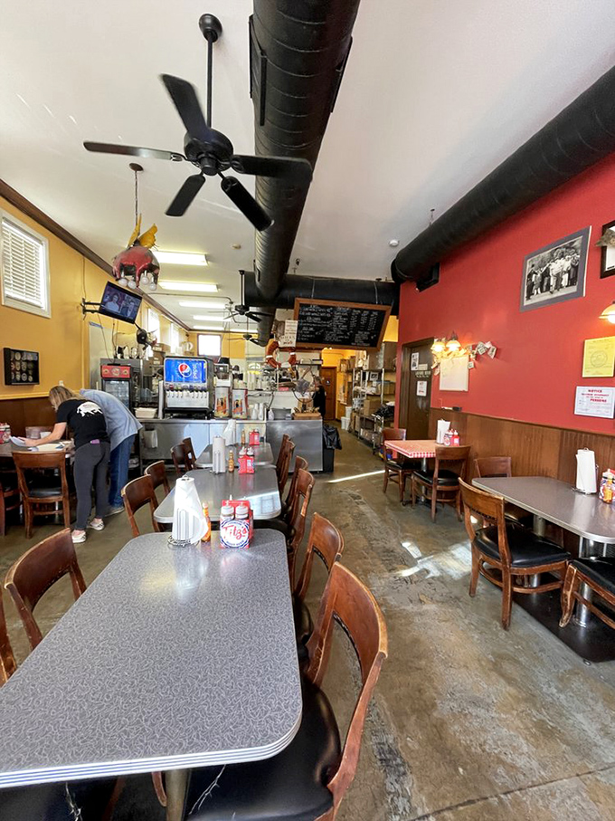 Simple surroundings for extraordinary flavors. The no-frills dining room keeps the focus where it belongs&mdash;on the barbecue masterpieces that arrive at these tables.