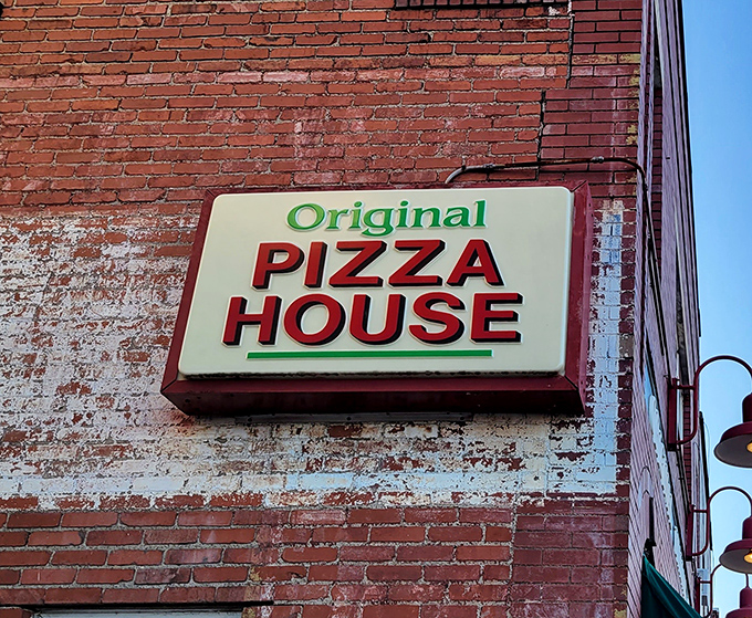 "Original Pizza House" isn't just a sign&mdash;it's a promise kept for decades. Some traditions are worth preserving in neon.