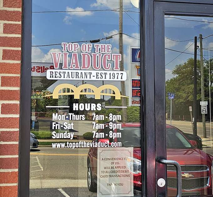 Those hours tell you they're serious about feeding you well, whether it's Tuesday breakfast or Saturday dinner.