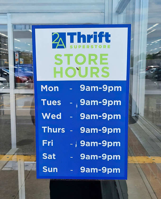 Open twelve hours daily, seven days a week – this thrift store understands that treasure hunting waits for no one.