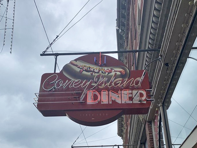 That angled sign has been catching the eyes of hungry Ohioans since the Eisenhower administration.