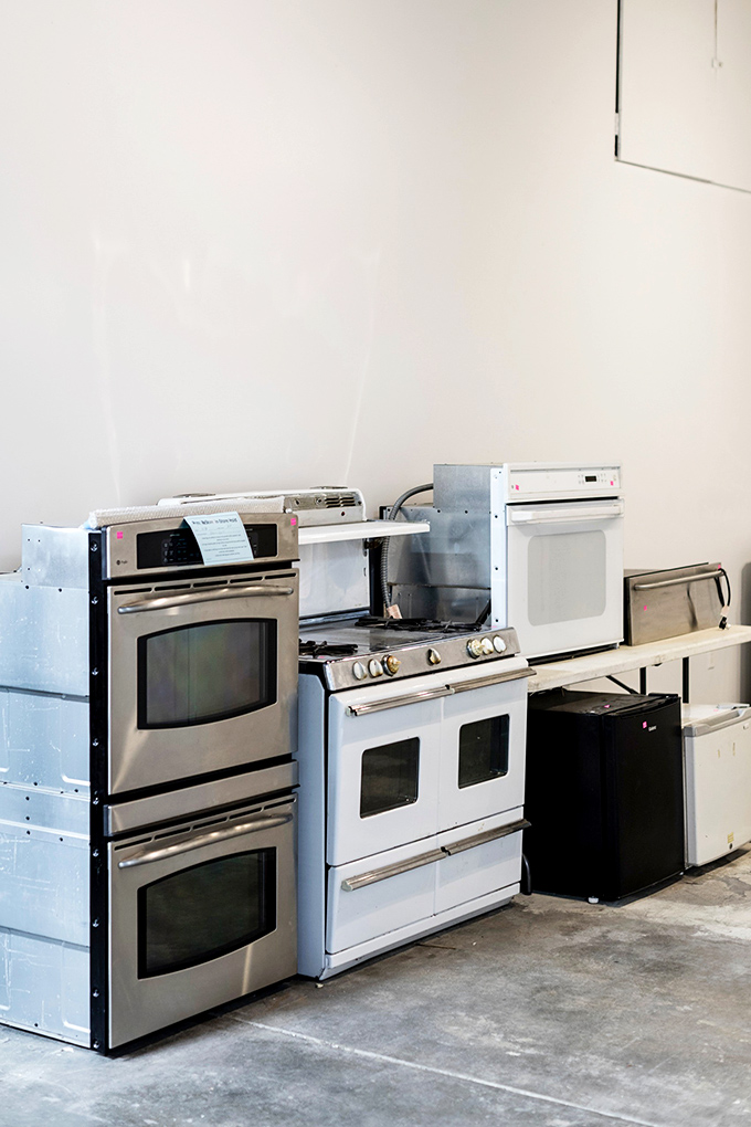 Kitchen dreams are made of these: stainless steel meets classic white in an appliance lineup that could revolutionize your cooking game.