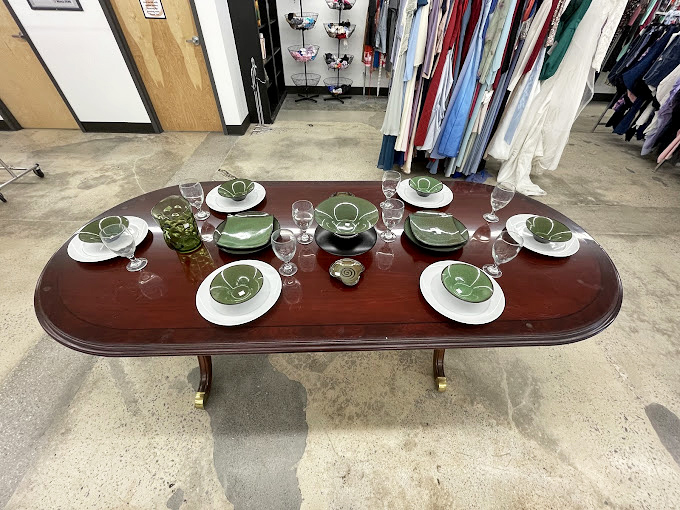 A dining table set that's ready for Thanksgiving dinner or your next board game showdown. Just add family arguments about politics.