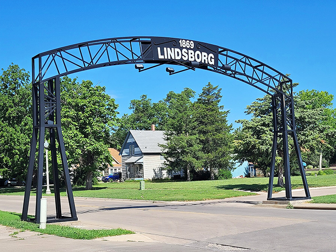 1869 LINDSBORG announces your arrival to Little Sweden, U.S.A.&mdash;a portal to a place where two cultures dance in perfect harmony.