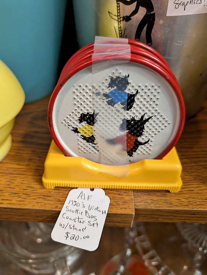 This 1950s Scottie dog coaster set isn't just protecting your furniture &ndash; it's protecting a slice of mid-century American design.