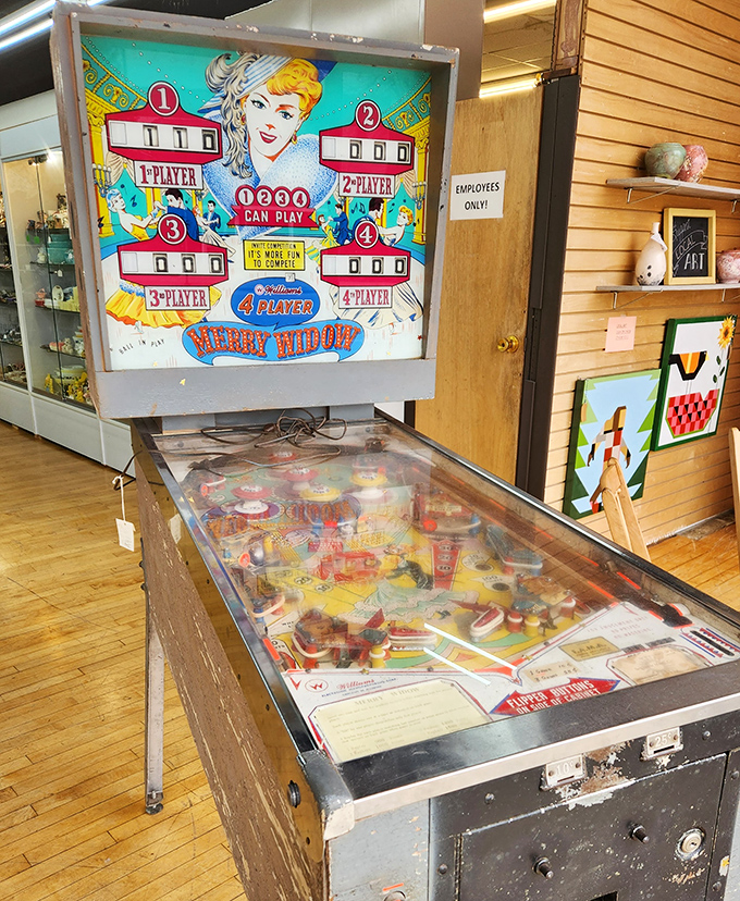 The "Merry Widow" pinball machine promises four-player fun from an era when entertainment didn't require charging cables.