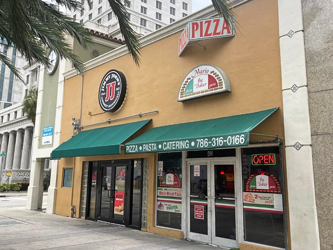 Mario's downtown spot feeds the business crowd faster than you can say "margherita."