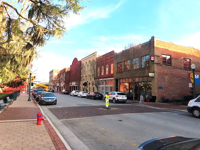 New Bern's brick-lined streets have welcomed visitors since colonial times, though the welcome wagon has significantly upgraded.