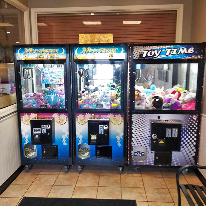 Arcade games by the entrance&mdash;where kids can beg for quarters while parents debate between rice pudding and apple pie.