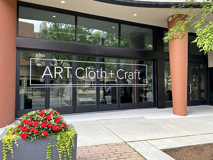 Art Cloth & Craft invites creative spirits to explore their artistic side in a space that's as welcoming as it is inspiring.