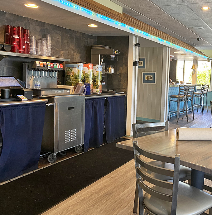 The beverage station stands ready to keep your glass full while you tackle that seafood basket.