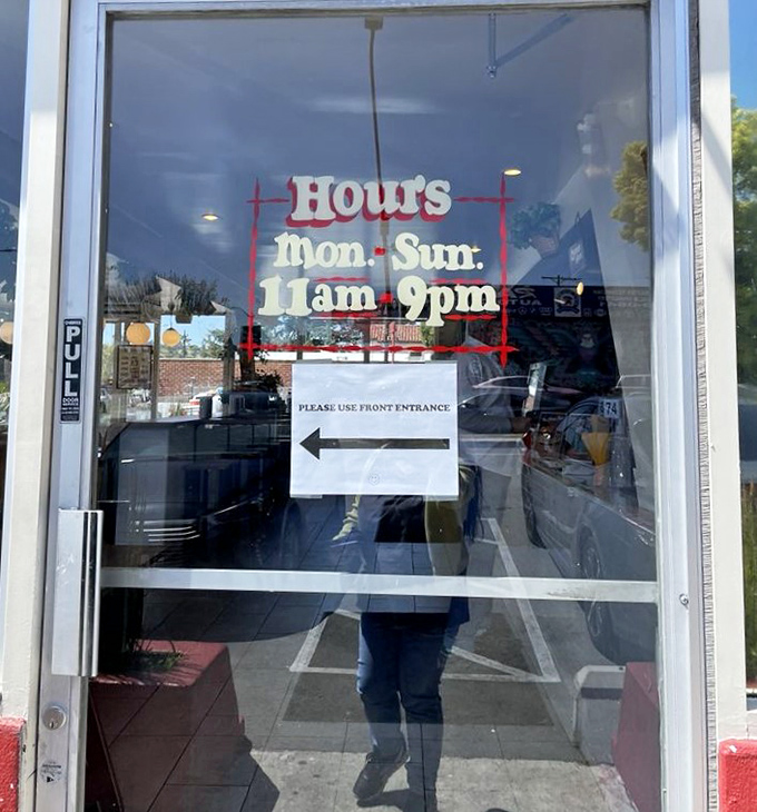 Open daily from 11am to 9pm&mdash;ten hours of opportunity for burger bliss. Plan accordingly and arrive hungry.