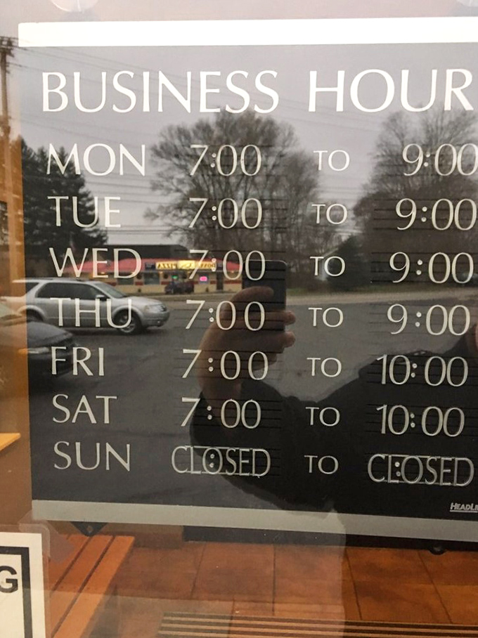 Early birds rejoice&mdash;Lyn-Way opens at 7am six days a week. The closed Sunday policy means even comfort food experts need a day of rest.