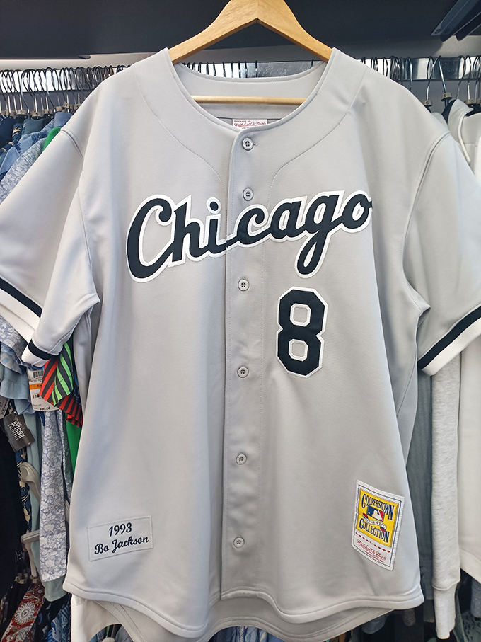 Sports memorabilia that hits a home run. This vintage Chicago White Sox jersey brings athletic heritage to your everyday wardrobe.