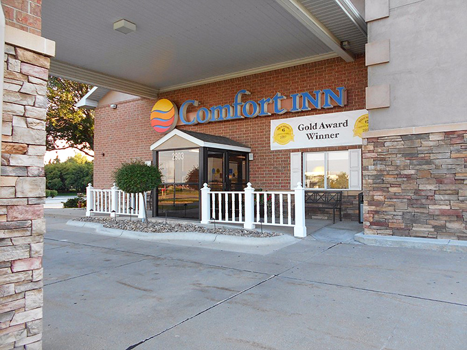 The Comfort Inn lives up to its name with a welcoming entrance that says, "Your wallet can relax here too."
