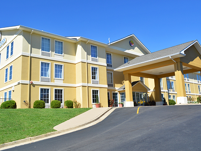 Visiting family need a place to stay? Comfortable accommodations without big-city price tags make hosting relatives a breeze in Poplar Bluff.