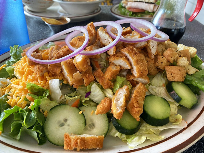 A crispy chicken salad that makes eating greens feel like cheating. Those golden-fried chicken pieces are the celebrities, while fresh veggies play the worthy supporting cast.