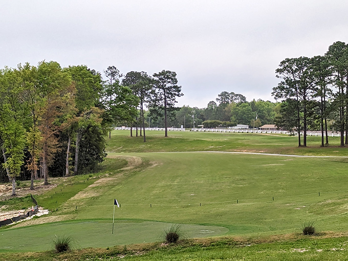 This golf course doesn't need pretentious country club vibes to deliver a satisfying round – just rolling greens, strategic challenges, and affordable tee times.