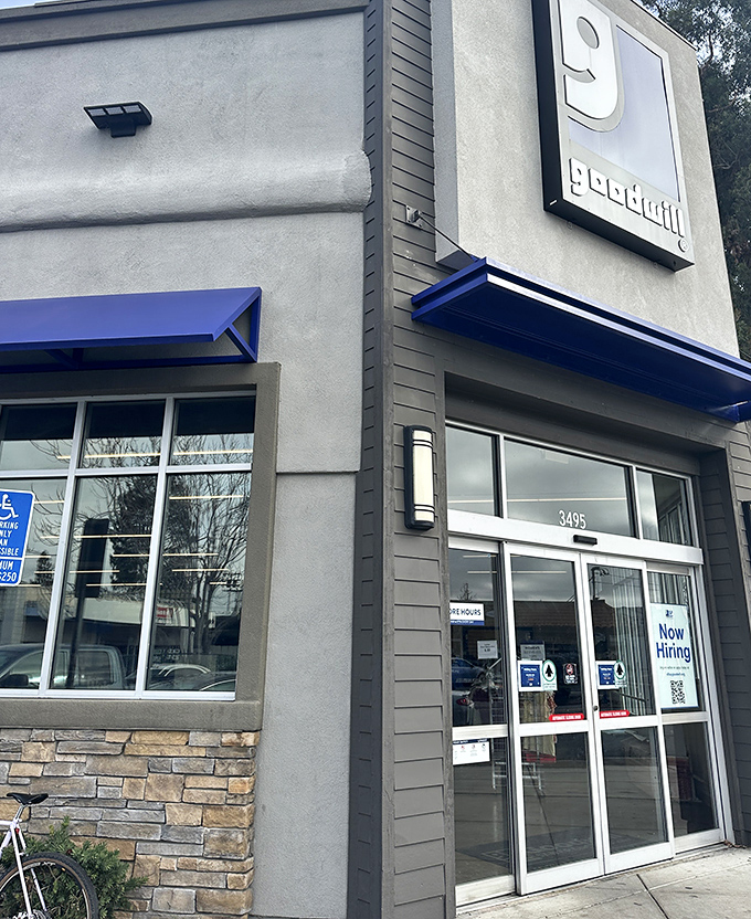 Address 3495 proudly displayed on the entrance, like the street number of an old friend who always has something interesting to share.