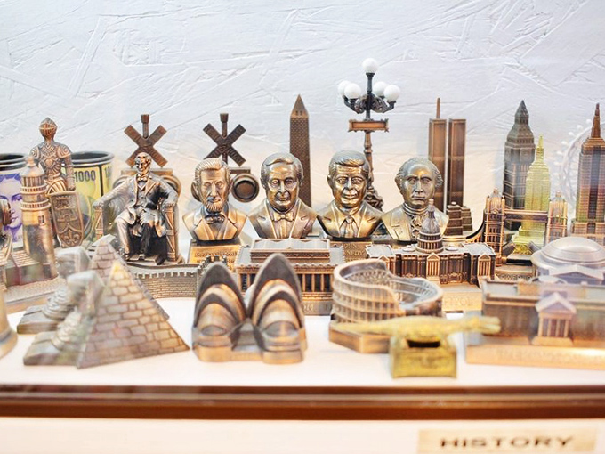 History class never looked so sharp! Famous landmarks and presidential busts transformed into tools that would make any history teacher giddy.